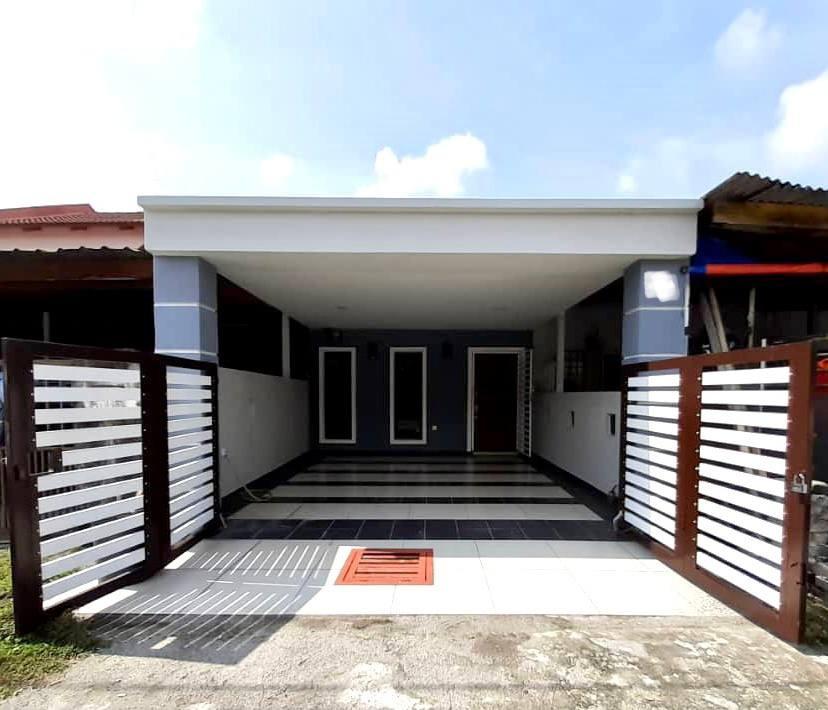 Double Storey Intermediate Terrace House, Taman Kantan Permai, Kajang ...