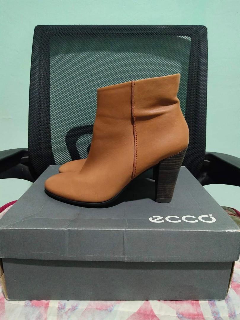 ECCO BOOTS, Women's Fashion, Footwear, Boots on Carousell