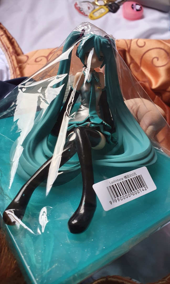 Hatsune Miku figure, Hobbies & Toys, Toys & Games on Carousell