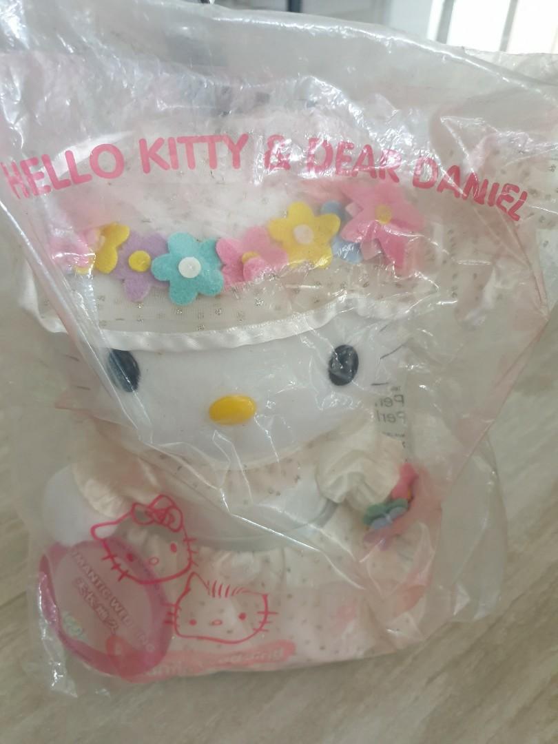 Hello Kitty and Dear Daniel wedding set, Hobbies & Toys, Memorabilia & Collectibles, Vintage ...