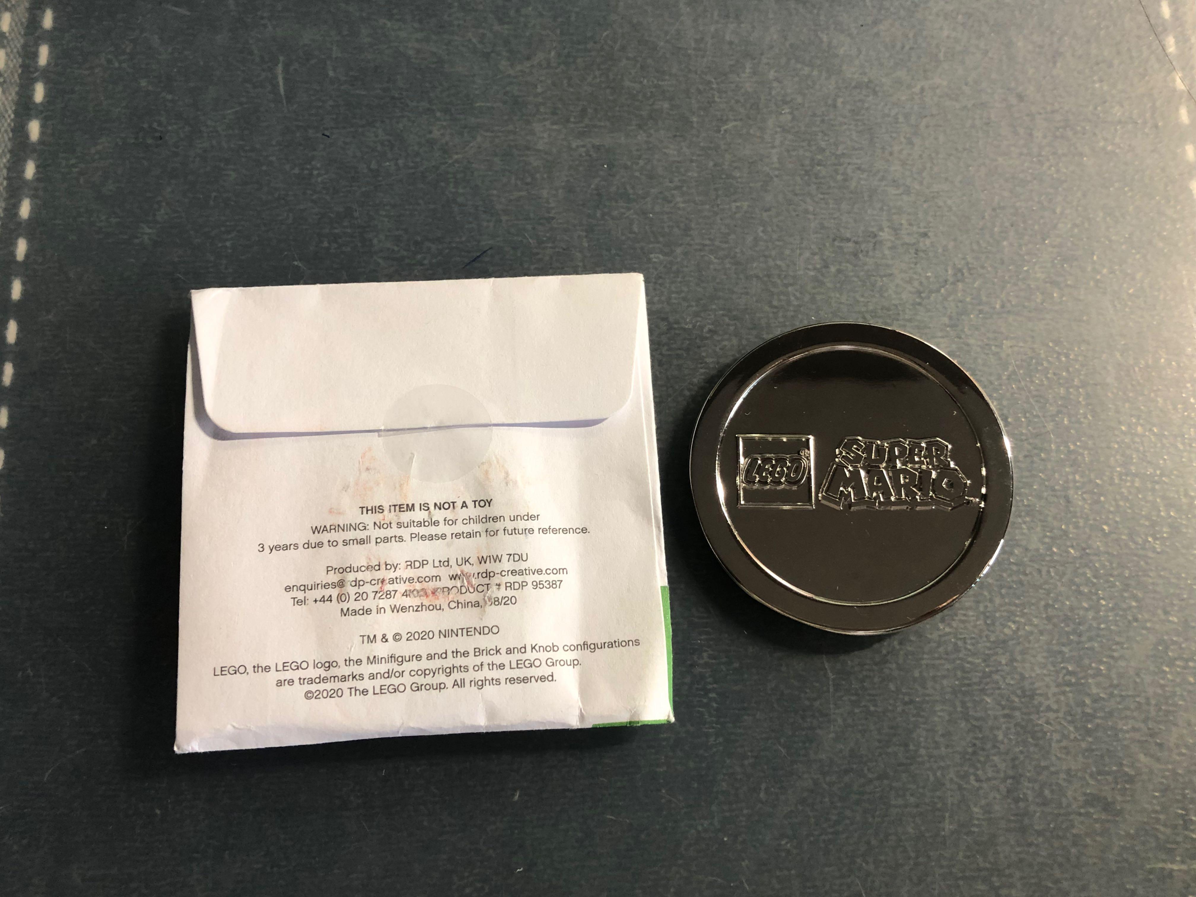 Lego super mario silver coin - limited edition, 興趣及遊戲, 玩具 & 遊戲類 - Carousell