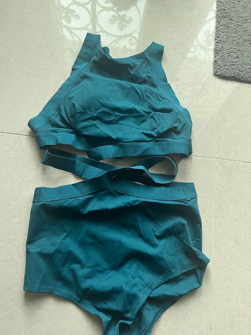 Lunalae Serena Top and Bottom, 女裝, 運動服裝 - Carousell
