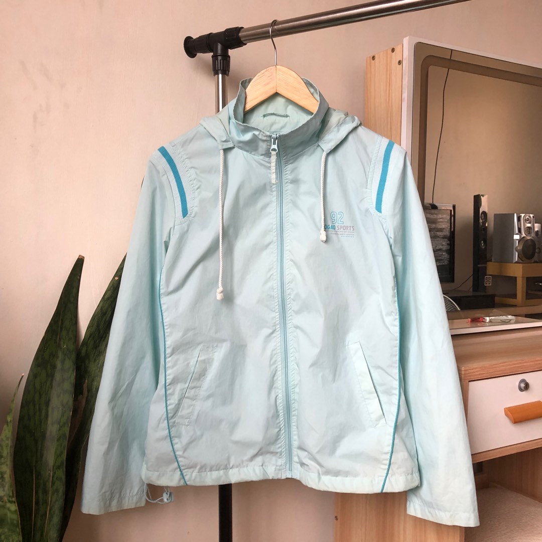 MOGAO jacket, Women's Fashion, Coats, Jackets and Outerwear on Carousell