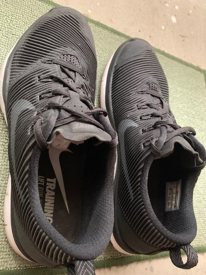 Nike training shoes, Men's Fashion, Footwear, Sneakers on Carousell
