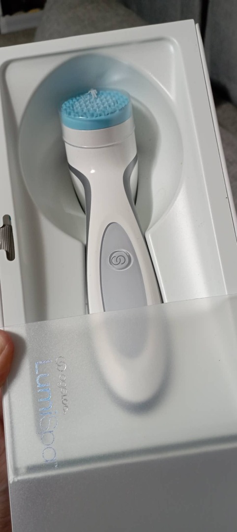 Selling this authentic and unused Nu Skin LumiSpa- Facial Cleansing ...