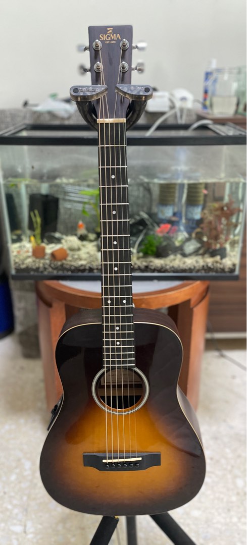 Sigma TT-12E-SB+ electro acoustic travel Guitar, Hobbies & Toys, Music ...