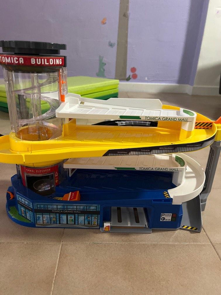 Tomica Double Action Building car garage, Hobbies & Toys, Toys & Games ...