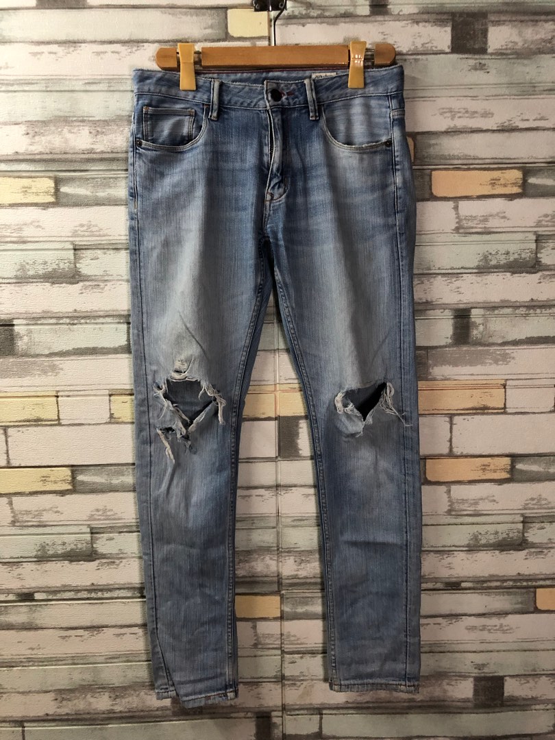 Tommy Hilfiger Ripped Jeans, Men's Fashion, Bottoms, Jeans on Carousell