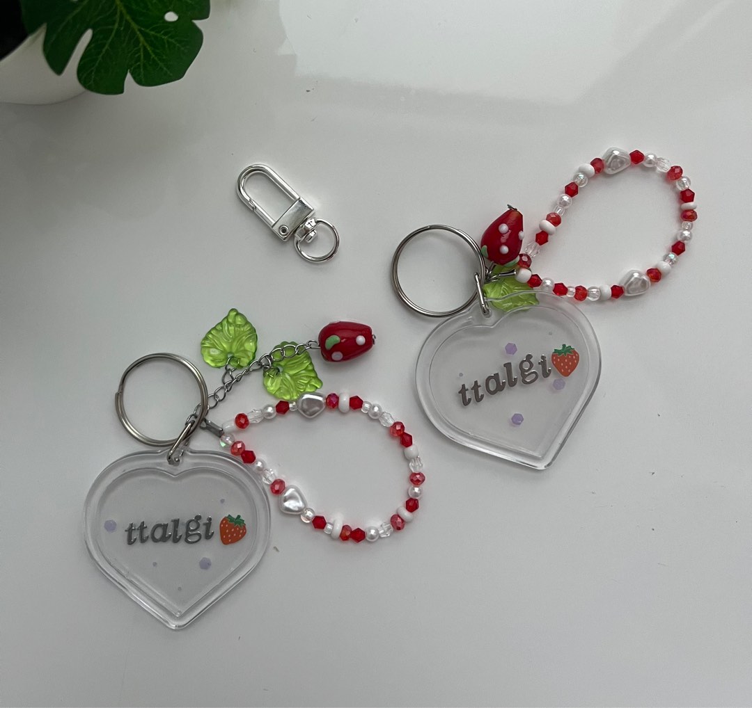 ttalgi keychains | y2k / soft / enhypen / bts / blackpink / twice ...