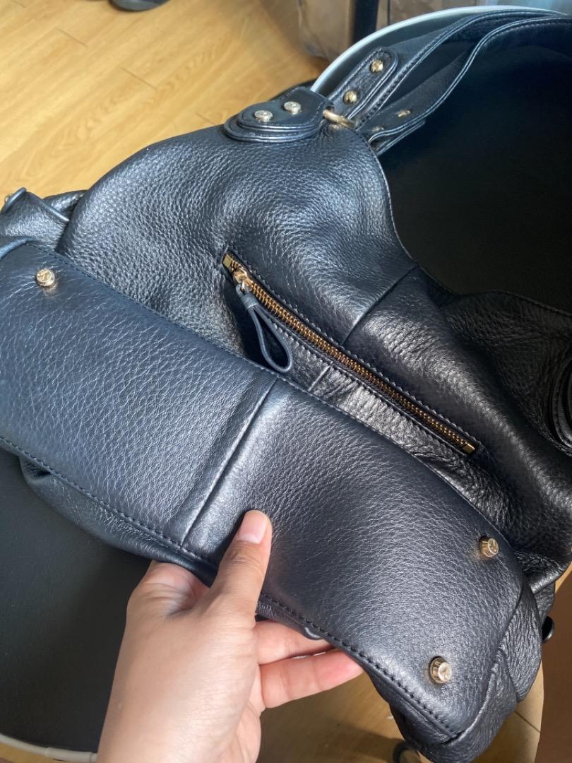 Valentino Rudy bag, Women's Fashion, Bags & Wallets, Tote Bags on Carousell