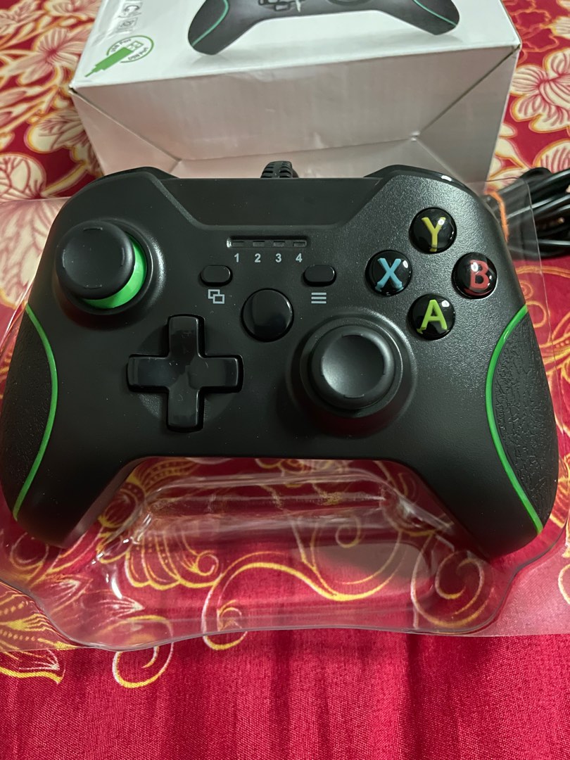WIRE CONTROLLER XBOX ONE/ ONE X / PC, Video Gaming, Gaming Accessories ...