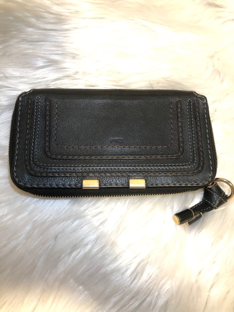 Authentic Chloe long wallet, Luxury, Bags & Wallets on Carousell