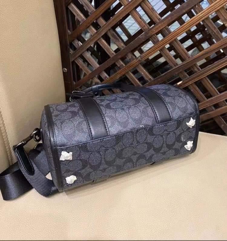 Coach Gotham Duffle 24 in Signature Canvas, Men's Fashion, Bags, Sling Bags on Carousell