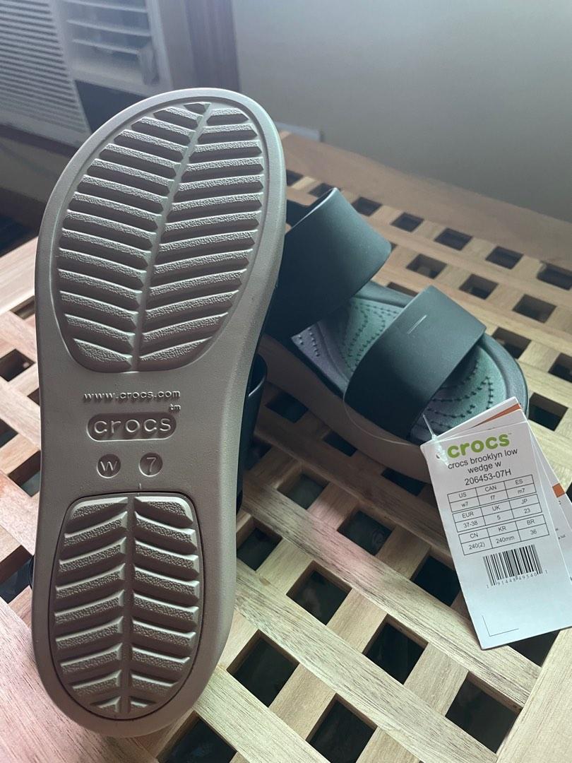 Crocs Brooklyn Low Wedge, Women's Fashion, Footwear, Wedges on Carousell