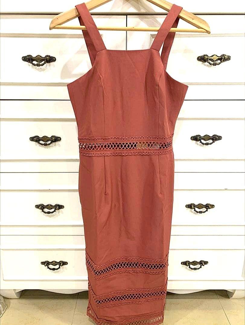Dutchess & Co Lace Midi Coral Dress, Women's Fashion, Dresses & Sets ...