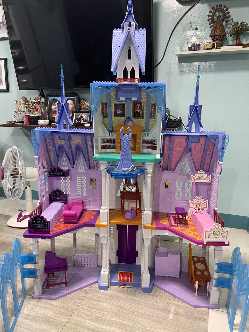 Elsa Castle, Hobbies & Toys, Toys & Games on Carousell