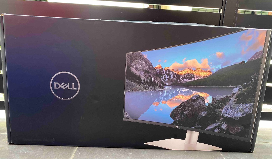 Empty Dell UltraSharp 38 Curved USB-C Hub Monitor box, Computers & Tech ...