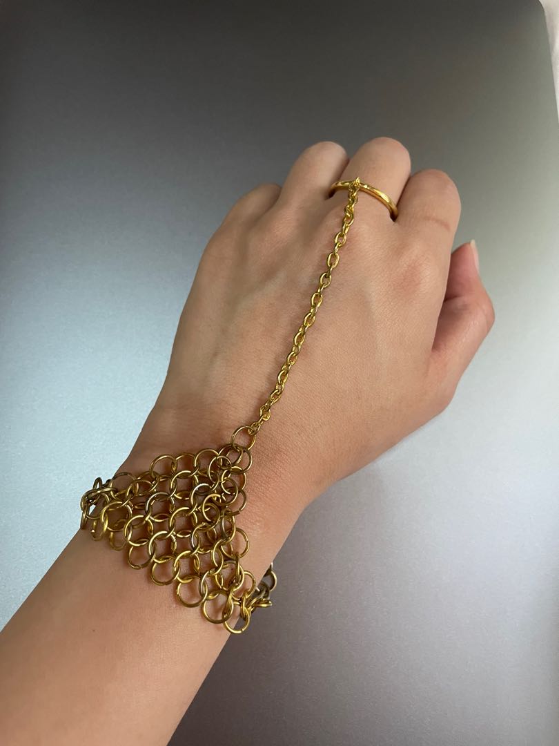 Gold Hand Chain / Ring Bracelet, Women's Fashion, Jewelry & Organizers ...