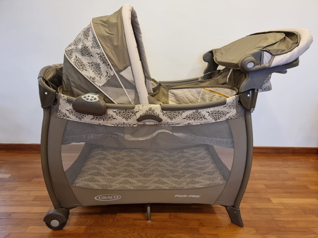 Graco Pack n Play Portable Playard Farrow Collection, Babies & Kids ...