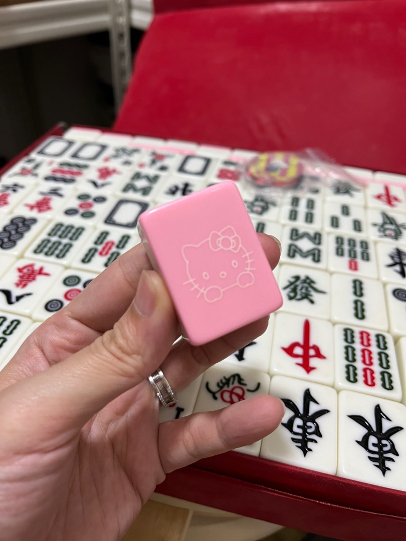 Hello Kitty Mahjong Set, Hobbies & Toys, Toys & Games on Carousell