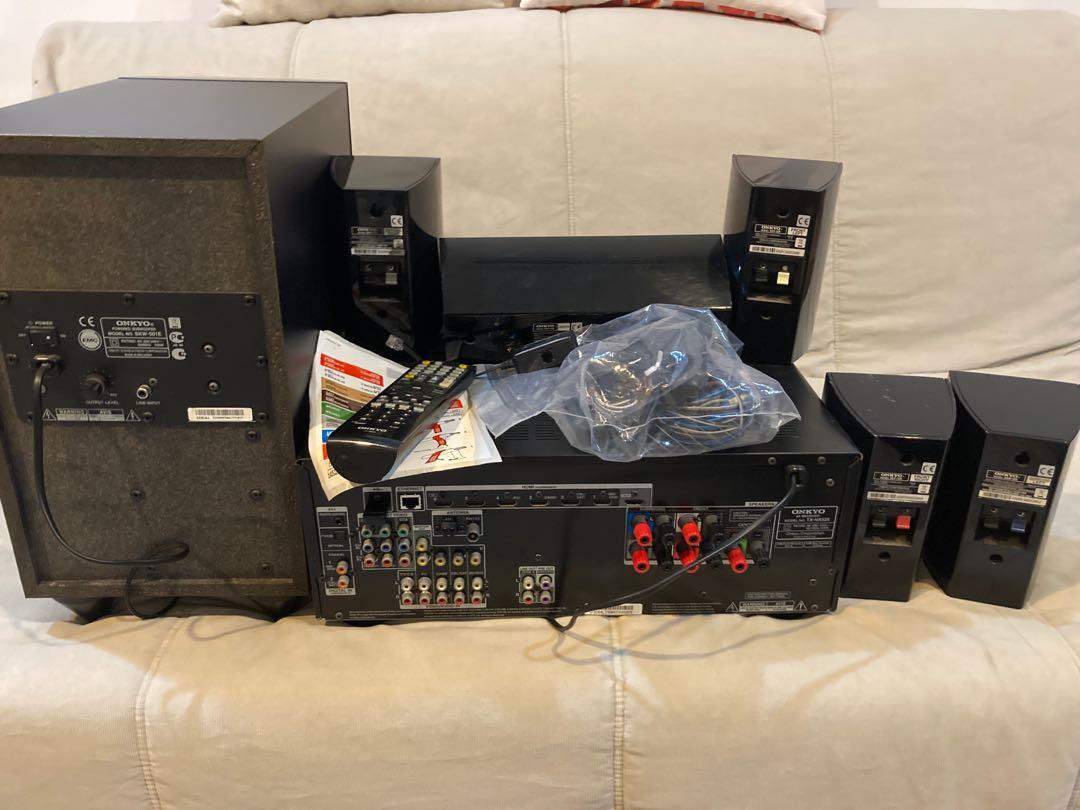 Home theatre surround sound set; Onkyo receiver, 5 surround speakers ...