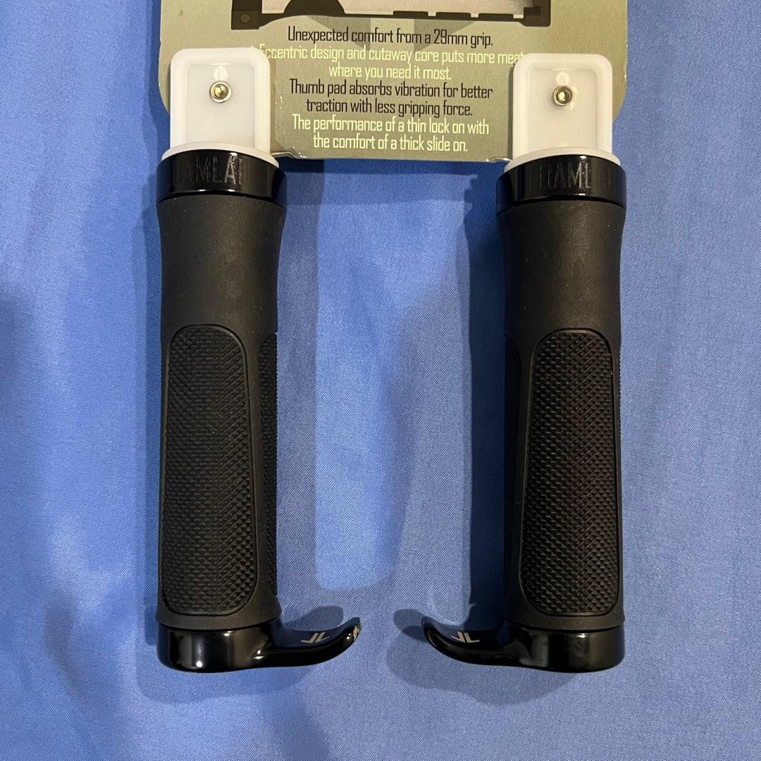 LoamLab Counterpunch Grips, Sports Equipment, Bicycles & Parts, Parts ...