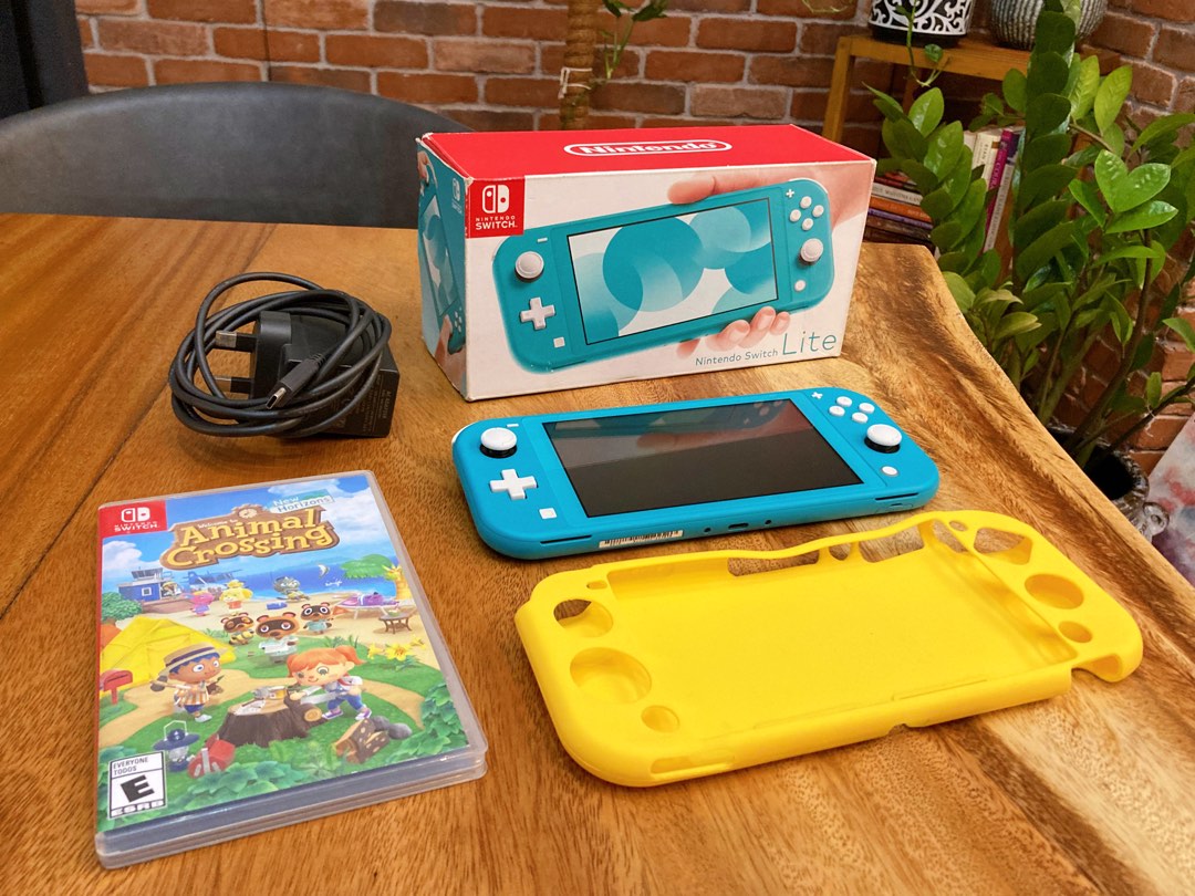 Nintendo Switch Lite bundle with Animal Crossing, Video Gaming, Video ...