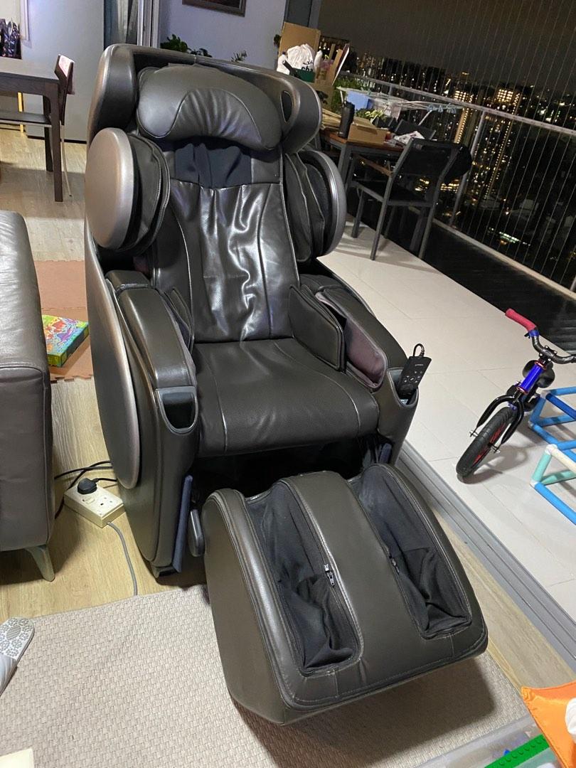 Osim U-Divine massage chair, Furniture & Home Living, Furniture, Other ...