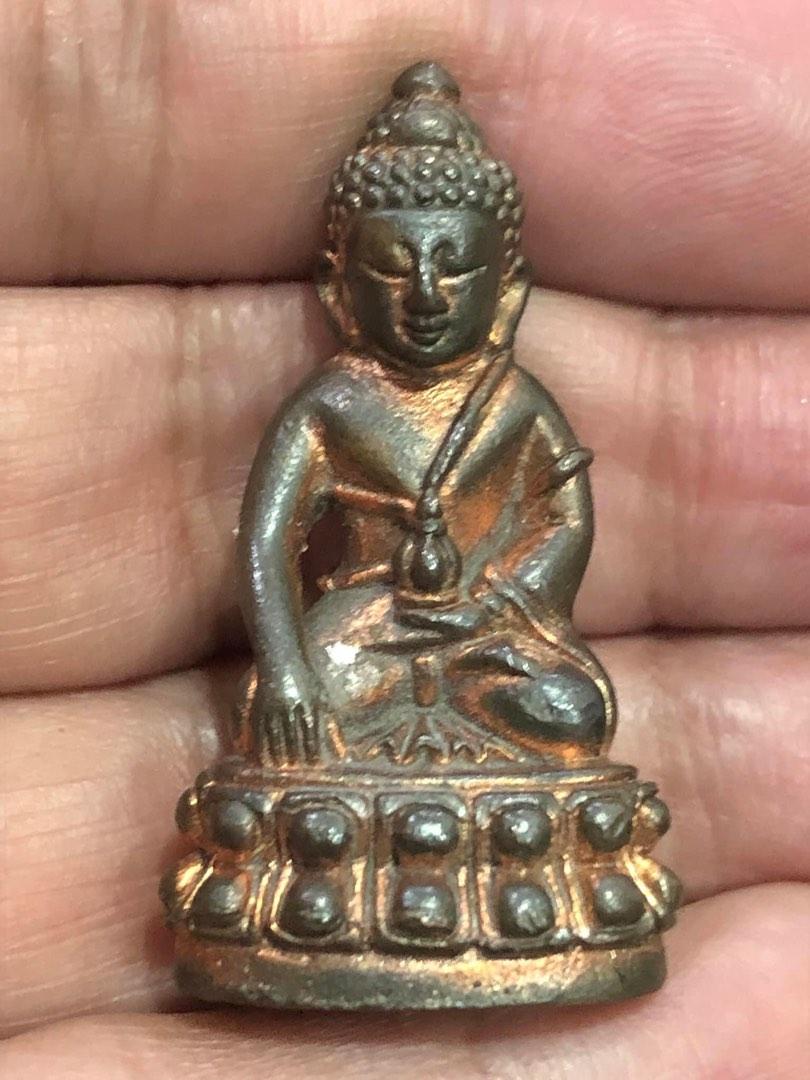 Phra Kring Luang. Nur Nawa. Wat Suthat. 2549. (38mm). $100, Hobbies ...