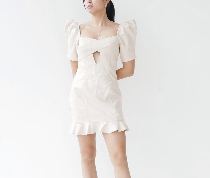 Puff sleeve dress not Zara, Women's Fashion, Dresses & Sets, Dresses on ...