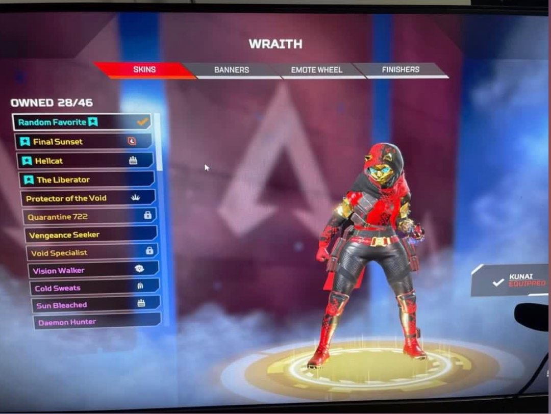 Wraith heirloom with 90+ legendaries (rare protector of the void skin ...