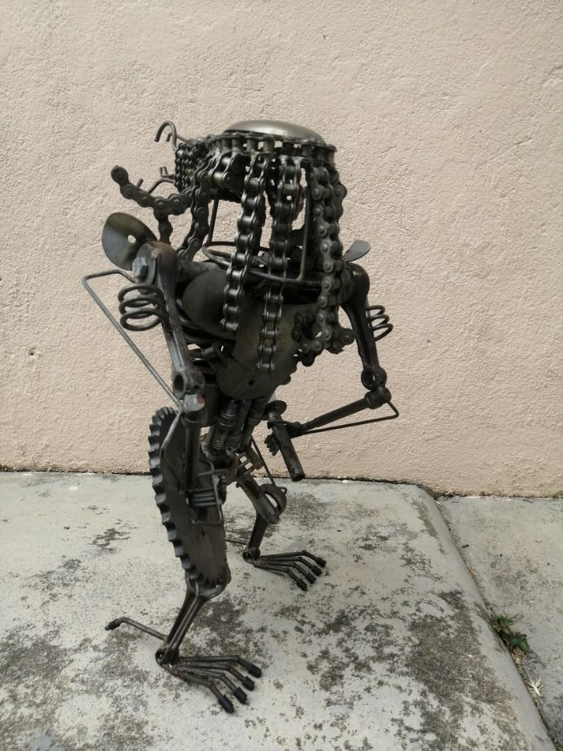 Arca Predator Besi/Steel Sculpture-Predator, Hobbies & Toys ...