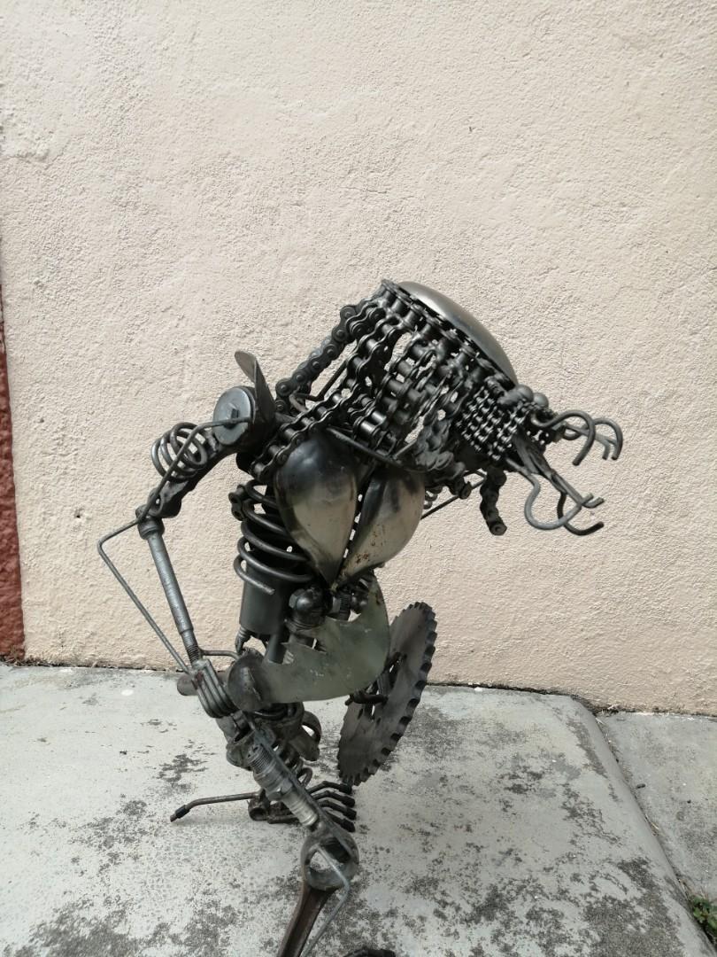 Arca Predator Besi/Steel Sculpture-Predator, Hobbies & Toys ...