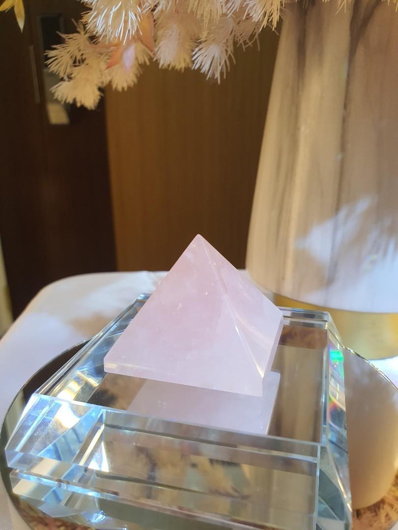 Beautiful Rose Quartz Pyramid Crystal, Women's Fashion, Jewelry ...