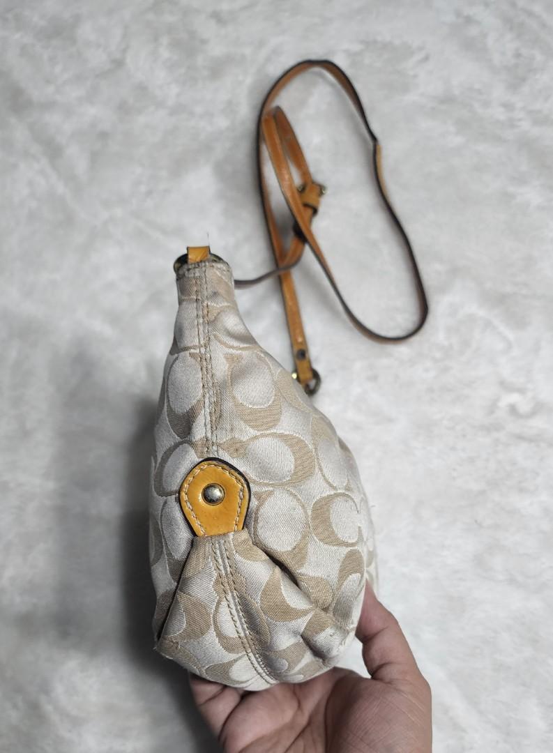 Coach Slingbag, Women's Fashion, Bags & Wallets, Cross-body Bags on ...