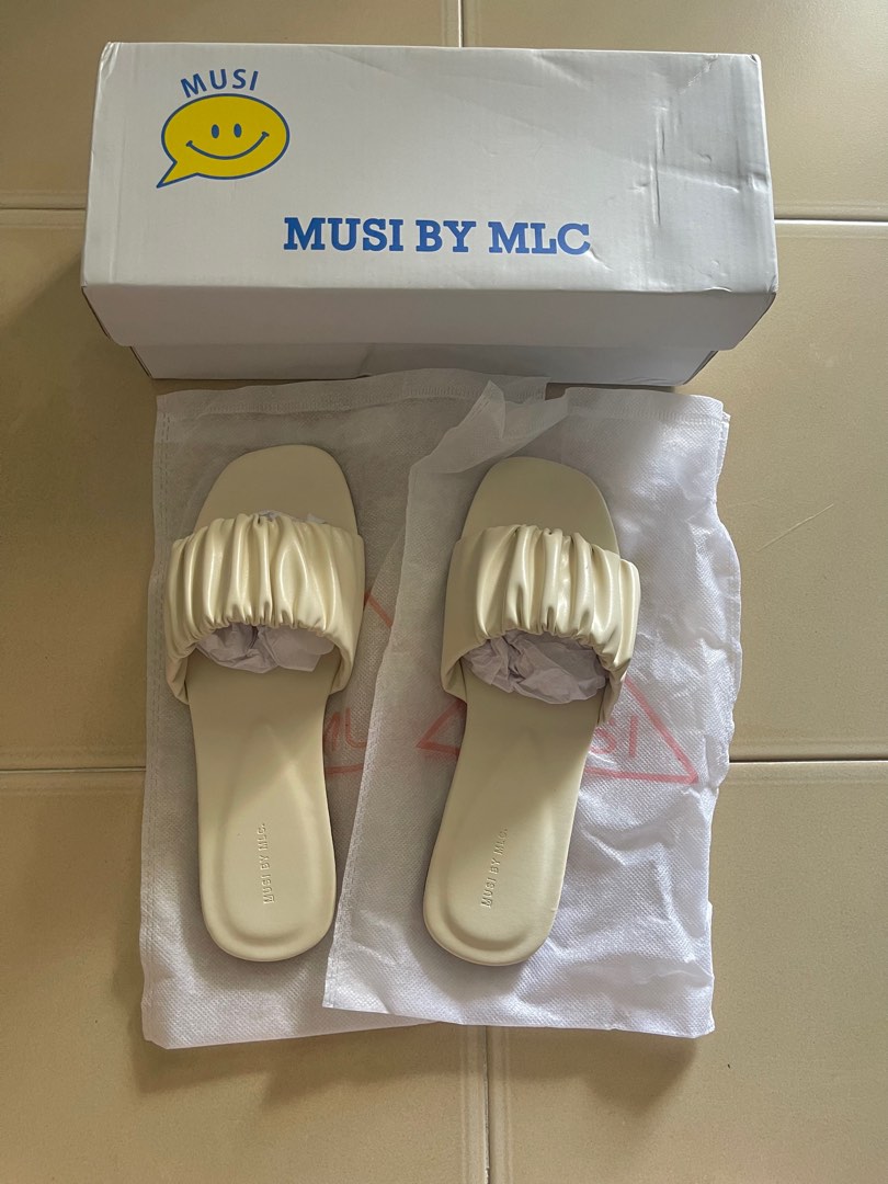 Cream Slides, Women's Fashion, Footwear, Flats on Carousell