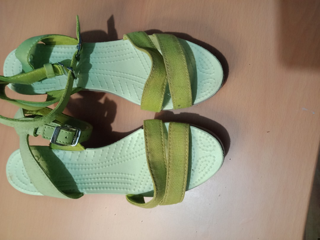 Crocs Wedge ORIGINAL, Women's Fashion, Footwear, Wedges on Carousell