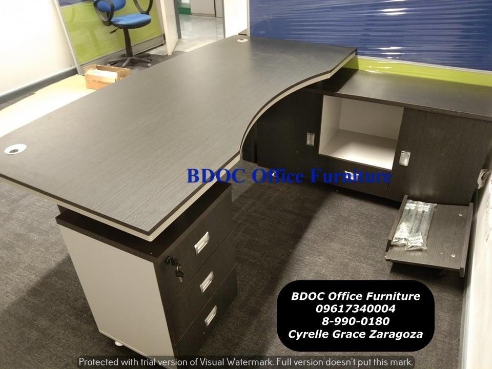 Executive Table with L - Type Drawer \\ Office Table \\ Office ...