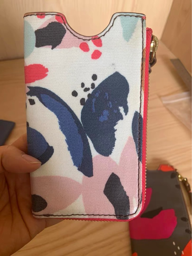 Fossil pouch, Women's Fashion, Bags & Wallets, Purses & Pouches on ...