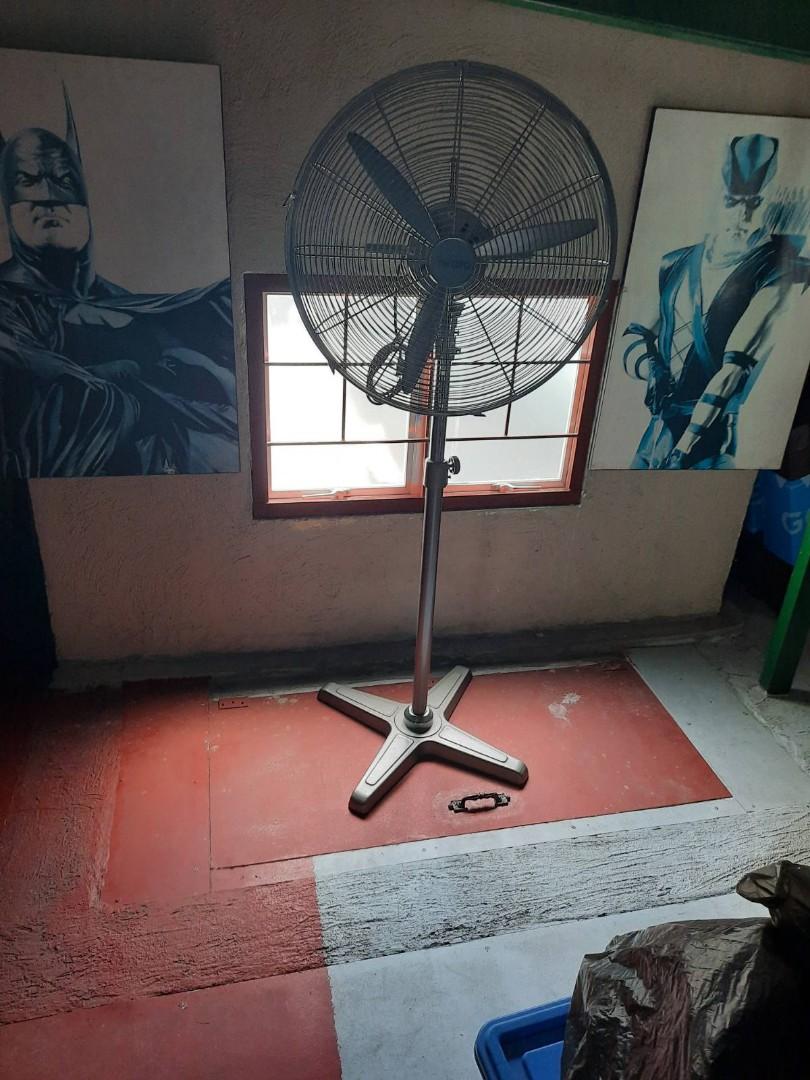 IWATA Industrial Fan, Furniture & Home Living, Lighting & Fans, Fans on ...