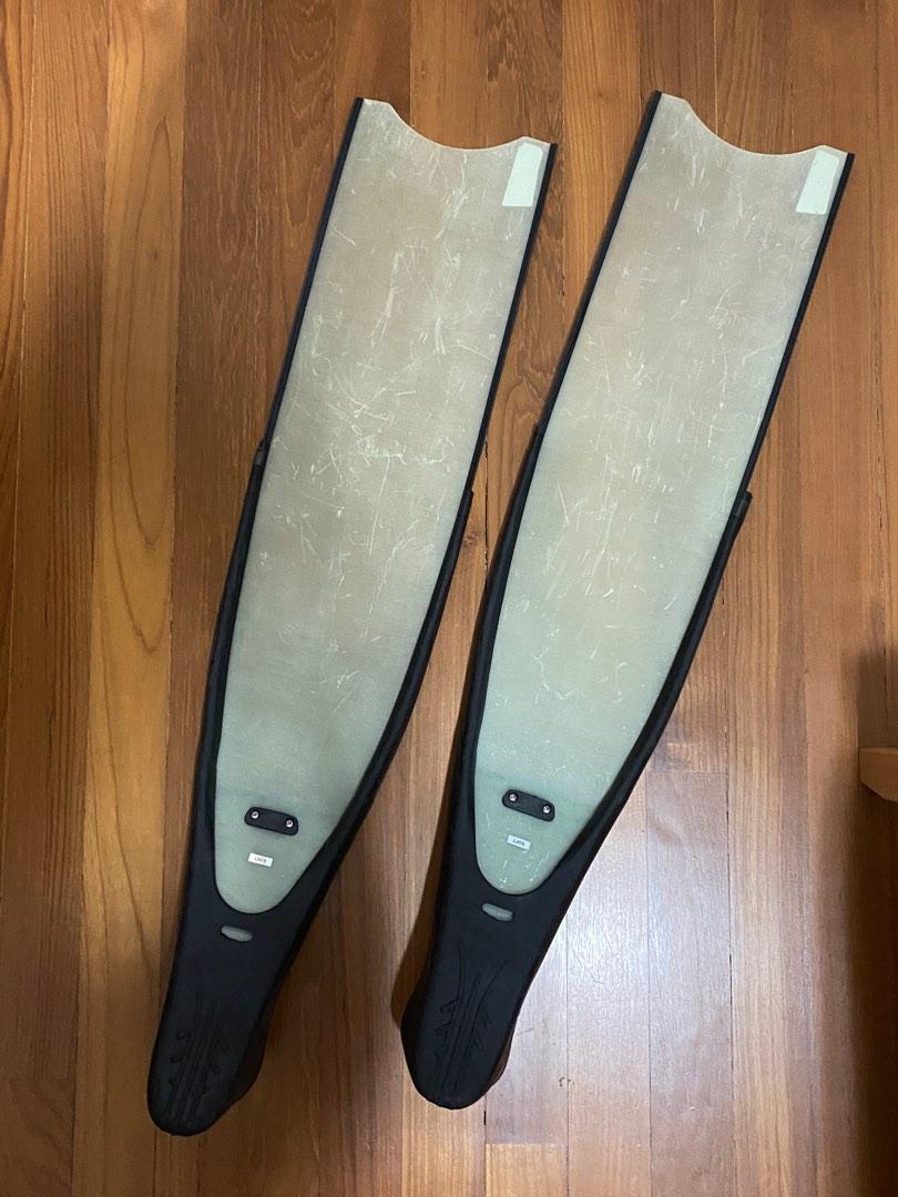 Leaderfins Ice Fins, Hobbies & Toys, Travel, Travel Essentials ...