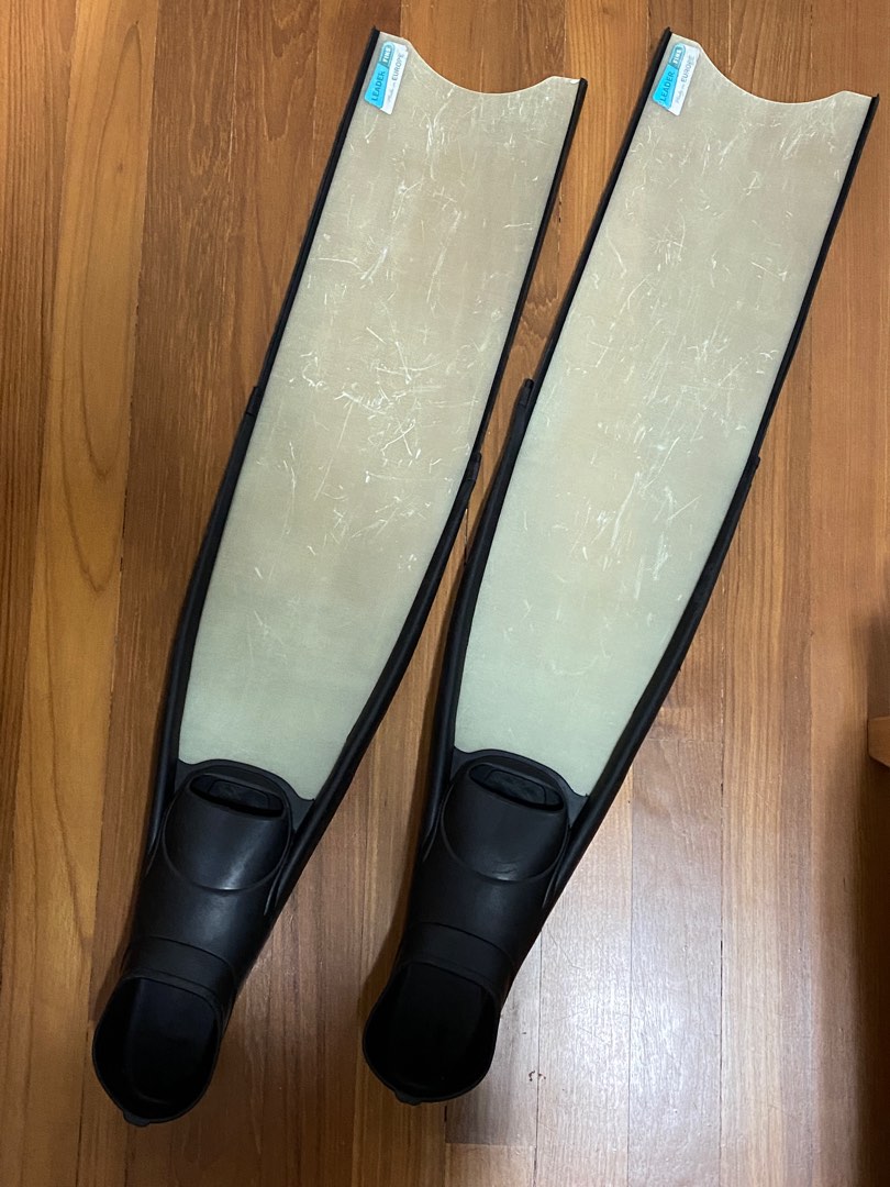 Leaderfins Ice Fins, Hobbies & Toys, Travel, Travel Essentials ...