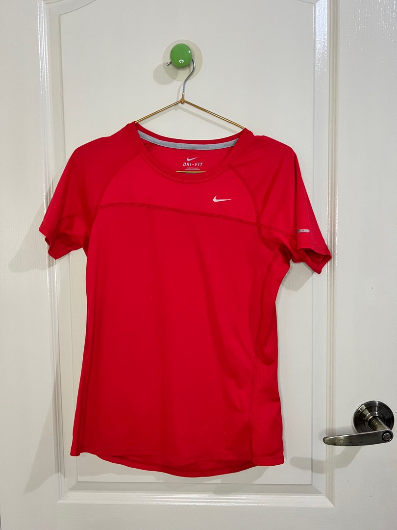 NIKE Red Top, Women's Fashion, Activewear on Carousell