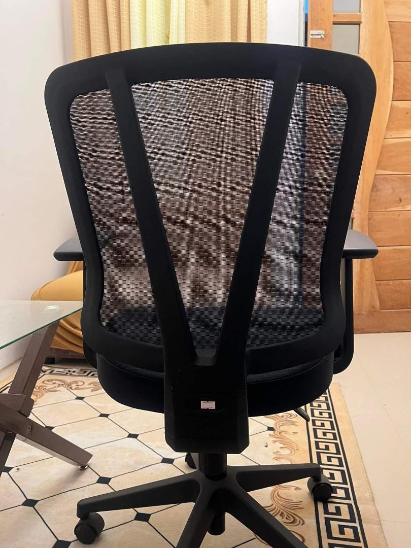 Office chair Pull Out, Furniture & Home Living, Office Furniture ...