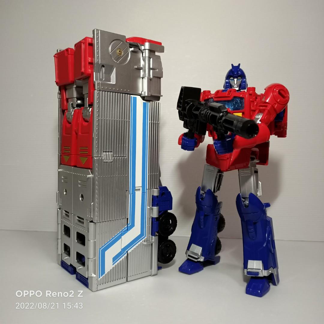 OPTIMUS PRIME FIELD COMMANDER, Hobbies & Toys, Toys & Games on Carousell