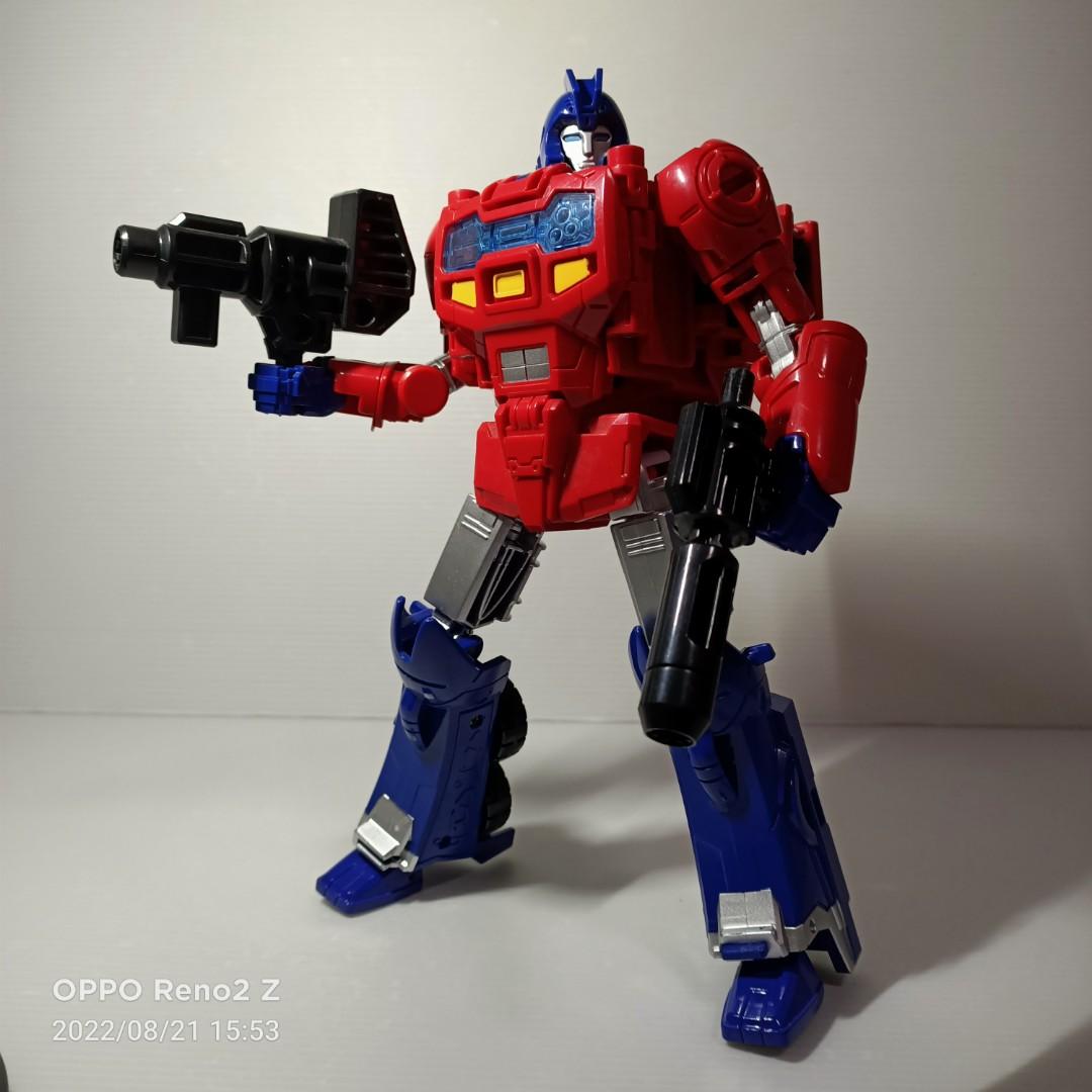 OPTIMUS PRIME FIELD COMMANDER, Hobbies & Toys, Toys & Games on Carousell