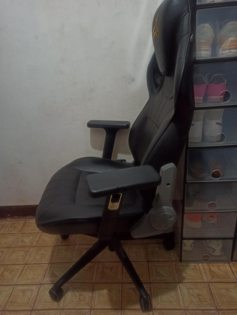 Rakk Casap Elite Gaming Chair, Furniture & Home Living, Furniture ...