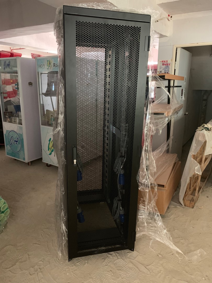 sever Rack with 16way C13 PDU 32A input x4pcs, 電腦＆科技, 商務用科技產品 - Carousell