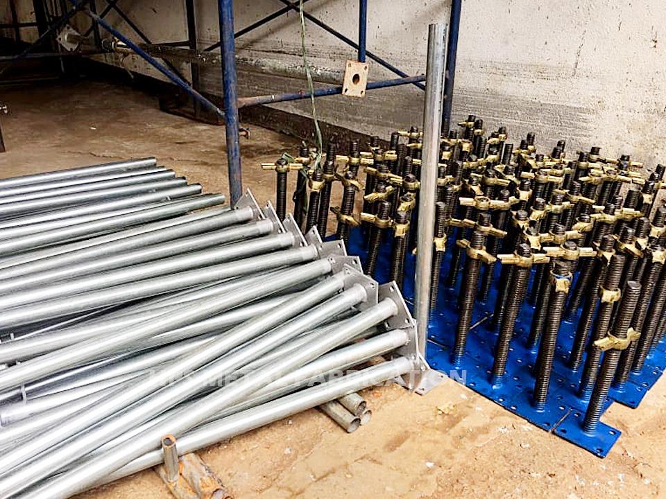 Shoring Jack Catwalk Planks Scaffolding Base jack Caster Wheel Gi Pipes ...