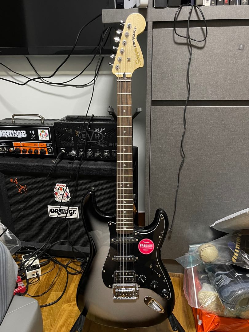 Squier FSR Affinity Stratocaster Silverburst, Hobbies & Toys, Music ...